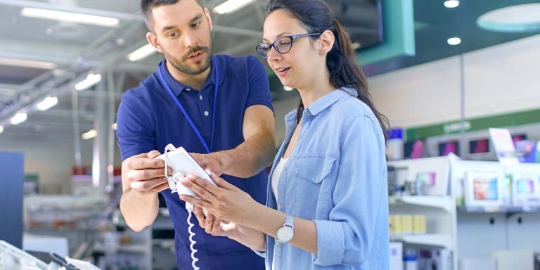 Top 4 Ways To Train Your Customer-facing Employees Better